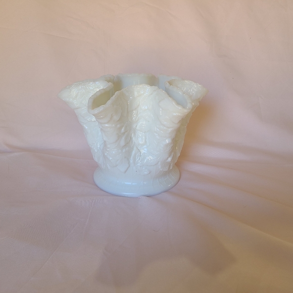 Westmoreland | Accents | Westmoreland Milk Glass Bramble Raised Leaves ...